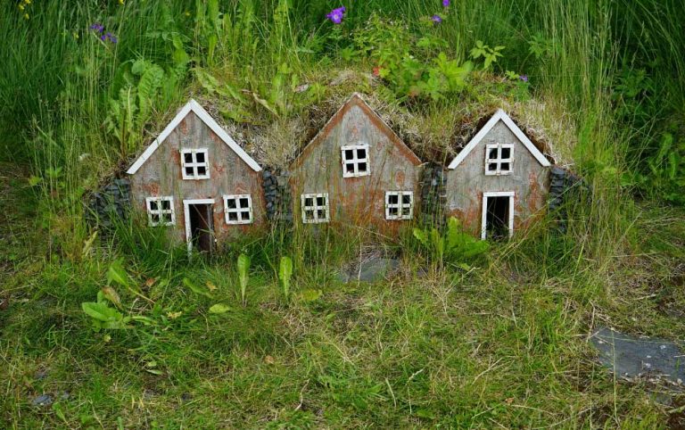 12 Life-Changing Benefits of Living in a Small House